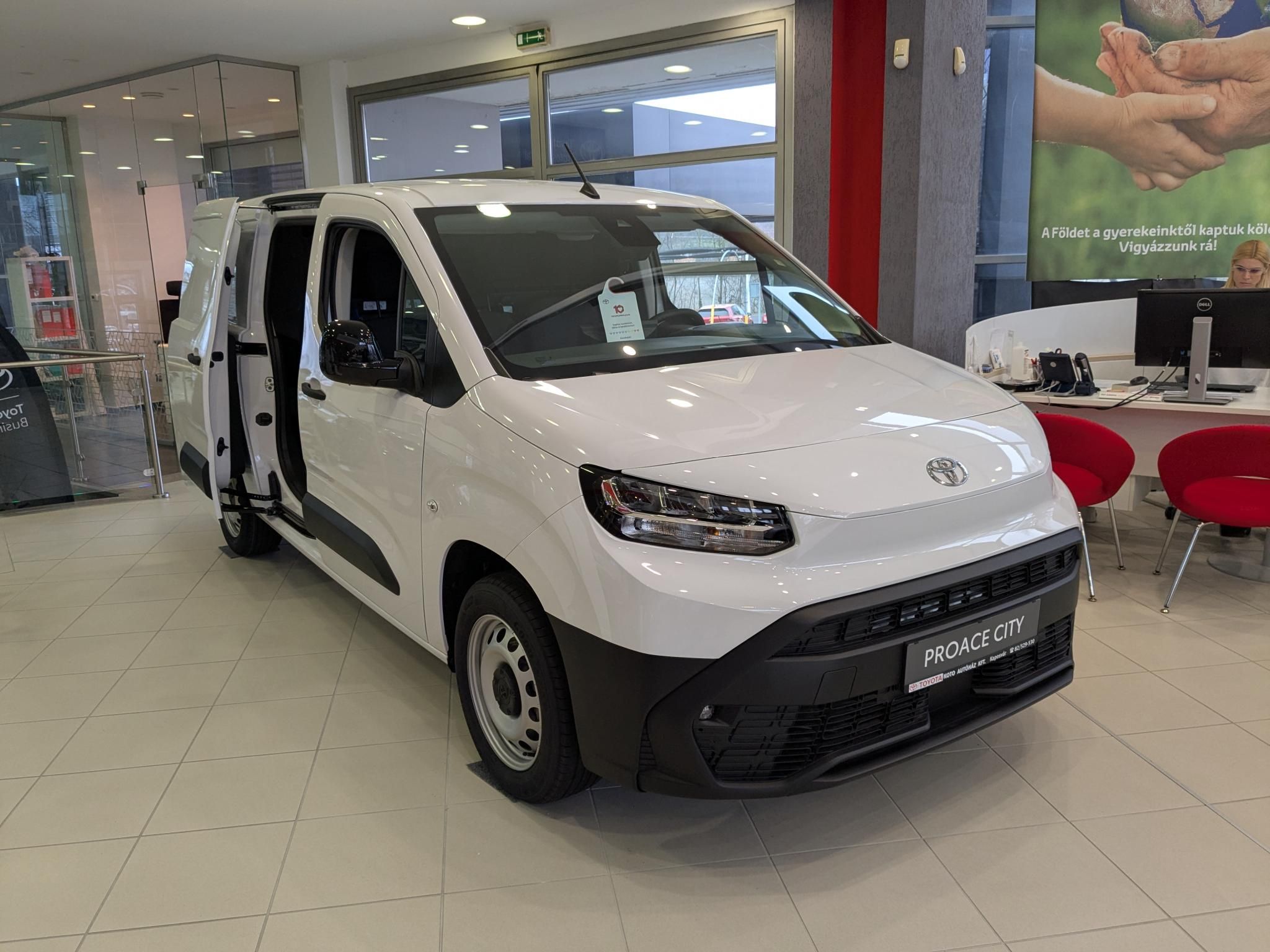 Új Toyota szalonautók - Toyota Koto Autóház