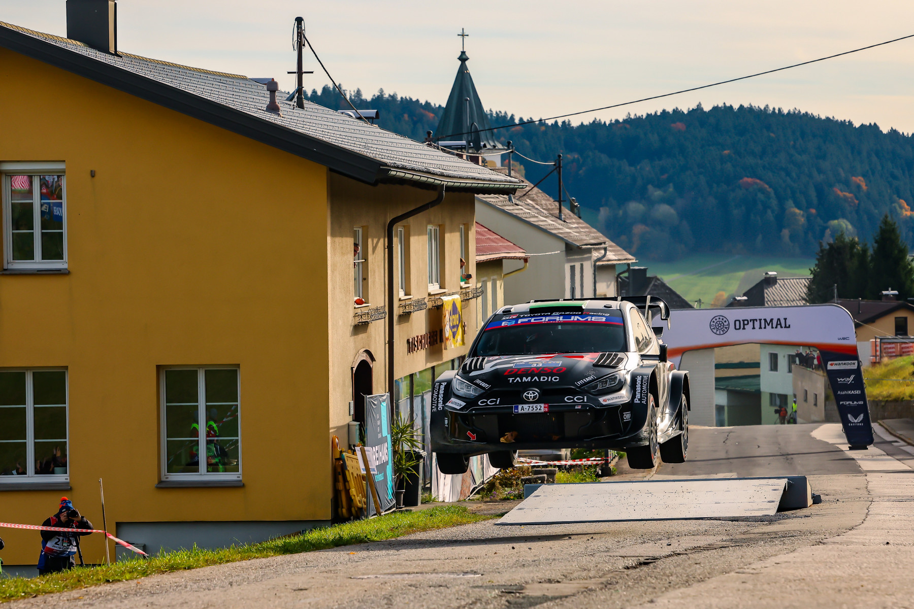 Közép-európai Rally: világbajnok a TOYOTA GAZOO Racing - Toyota Koto ...