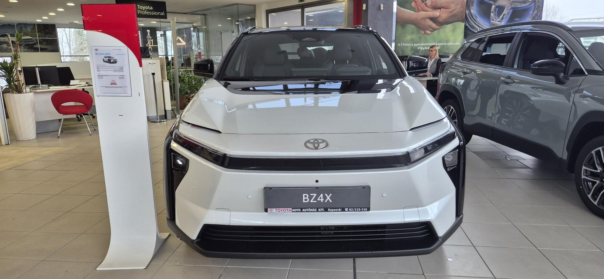 TOYOTA BZ4X Executive VIP AWD szalonautó - Toyota Koto Autóház
